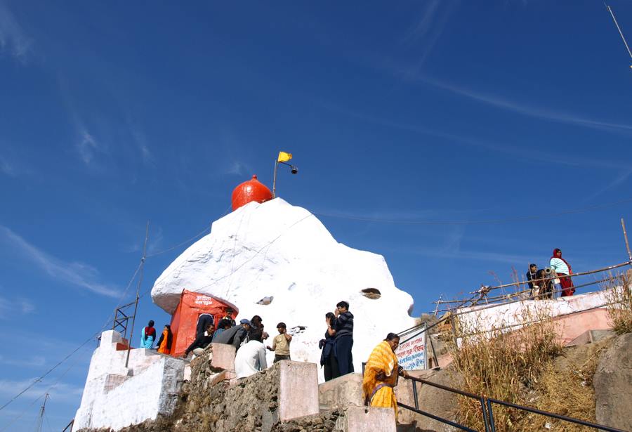 Guru Shikhar, Mount Abu, Rajasthan Tourism 2022 | Peak, Vishnu, Temple ...